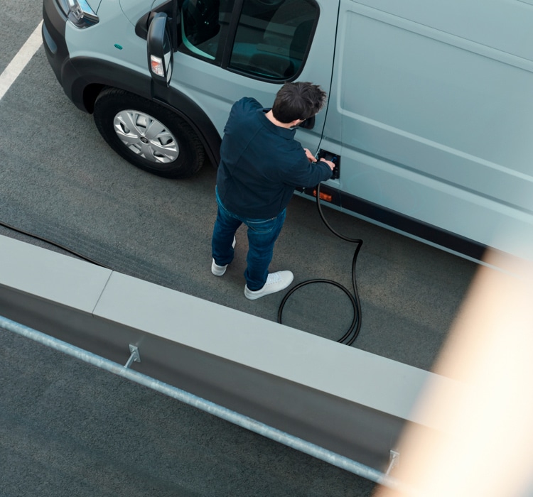 PEUGEOT e-Boxer & Boxer : le fourgon professionnel électrique ou thermique